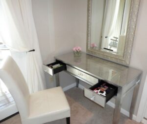 21 DIY Vanity Table Ideas For Organized Space - DIY Crafts