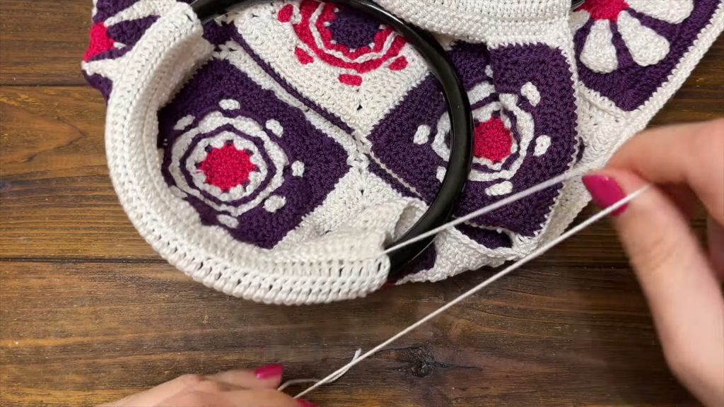 Retro Crochet Bag with Round Handles Pattern - DIY Crafts