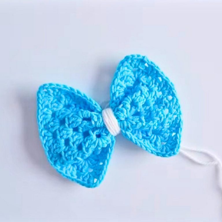 Versatile Crochet Bow from a Classic Pattern - DIY Crafts