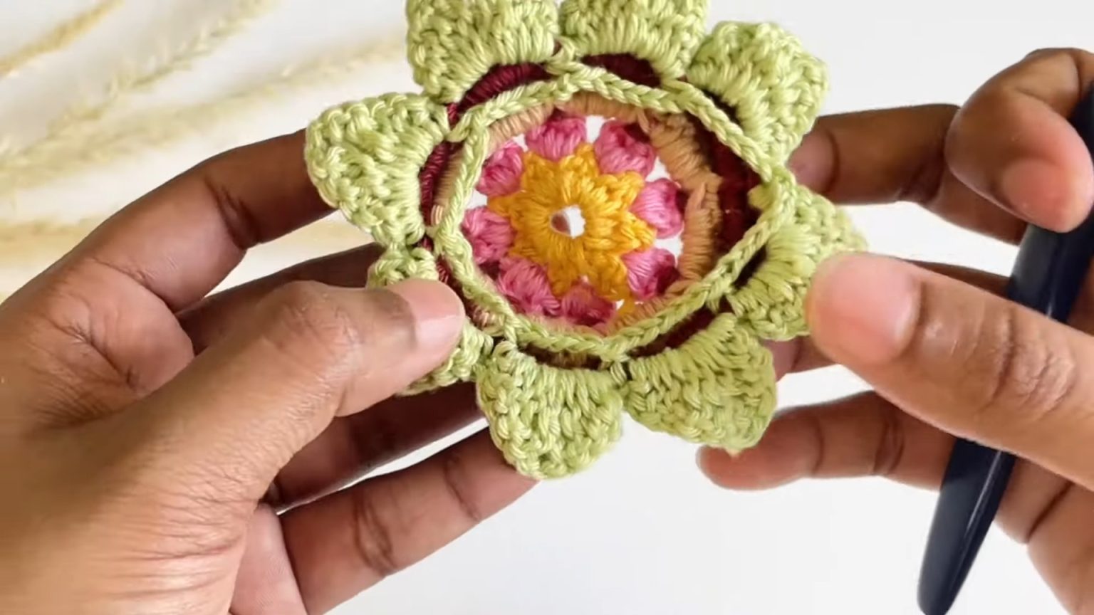 Crochet Water Lily Flower Pattern for Creative Decor - DIY Crafts