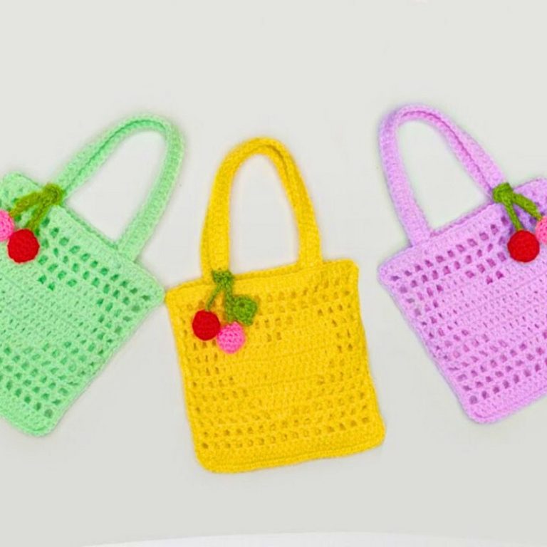How to Crochet a Beautiful Baby Handbag - DIY Crafts